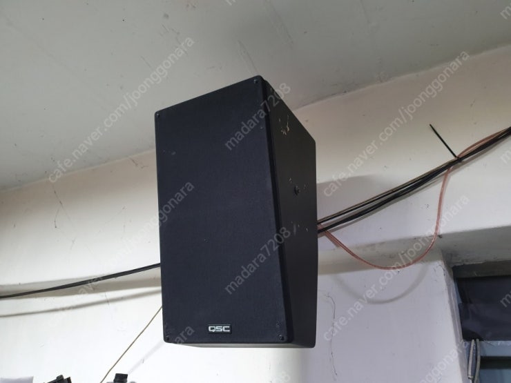 소리전자 - QSC SR-18 극장용 써라운드 스피커