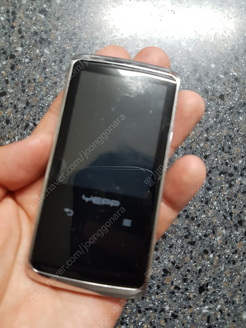 삼성 옙 YEPP YP-Q2 4기가 mp3 엠피쓰리 판매합니다 | 이어폰/헤드폰 | 중고나라