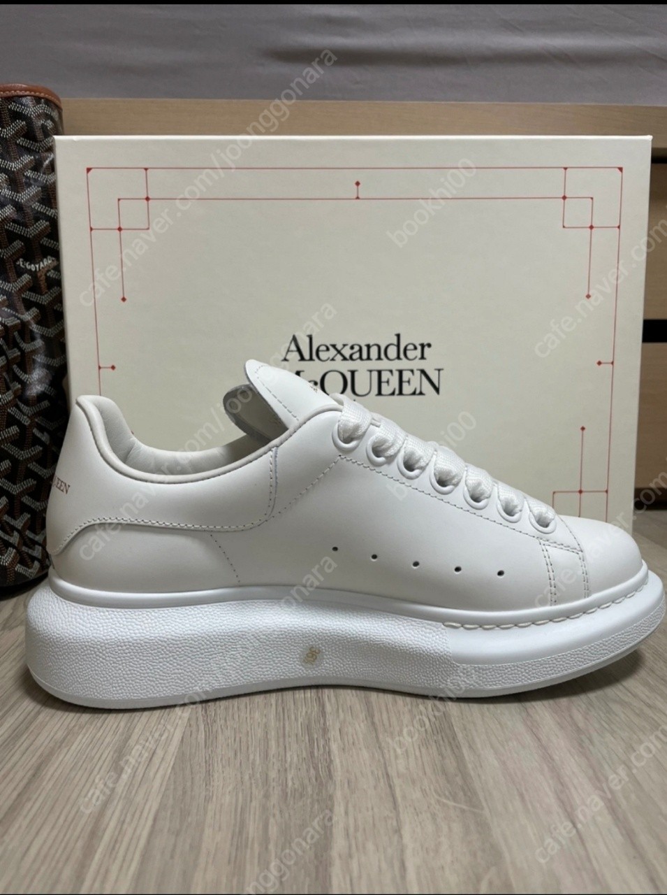 (정품급매)알렉산더 맥퀸 오버솔 21FW 올화이트 36... | 구두/로퍼 | 중고나라