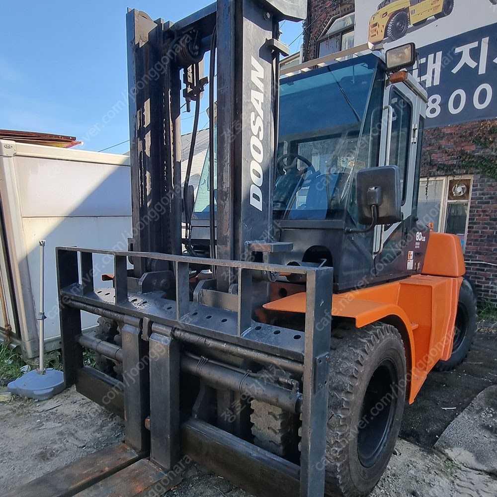 [판매] 8톤 두산 디젤 지게차 D80S-5 | 산업자재 | 중고나라