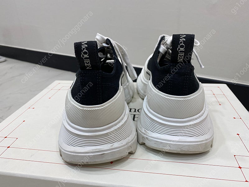 알랙산더맥퀸 21FW 트레드슬릭 스니커즈 운동화 35.... | 구두/로퍼 | 중고나라