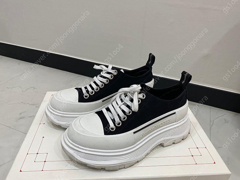 알랙산더맥퀸 21FW 트레드슬릭 스니커즈 운동화 35.... | 구두/로퍼 | 중고나라