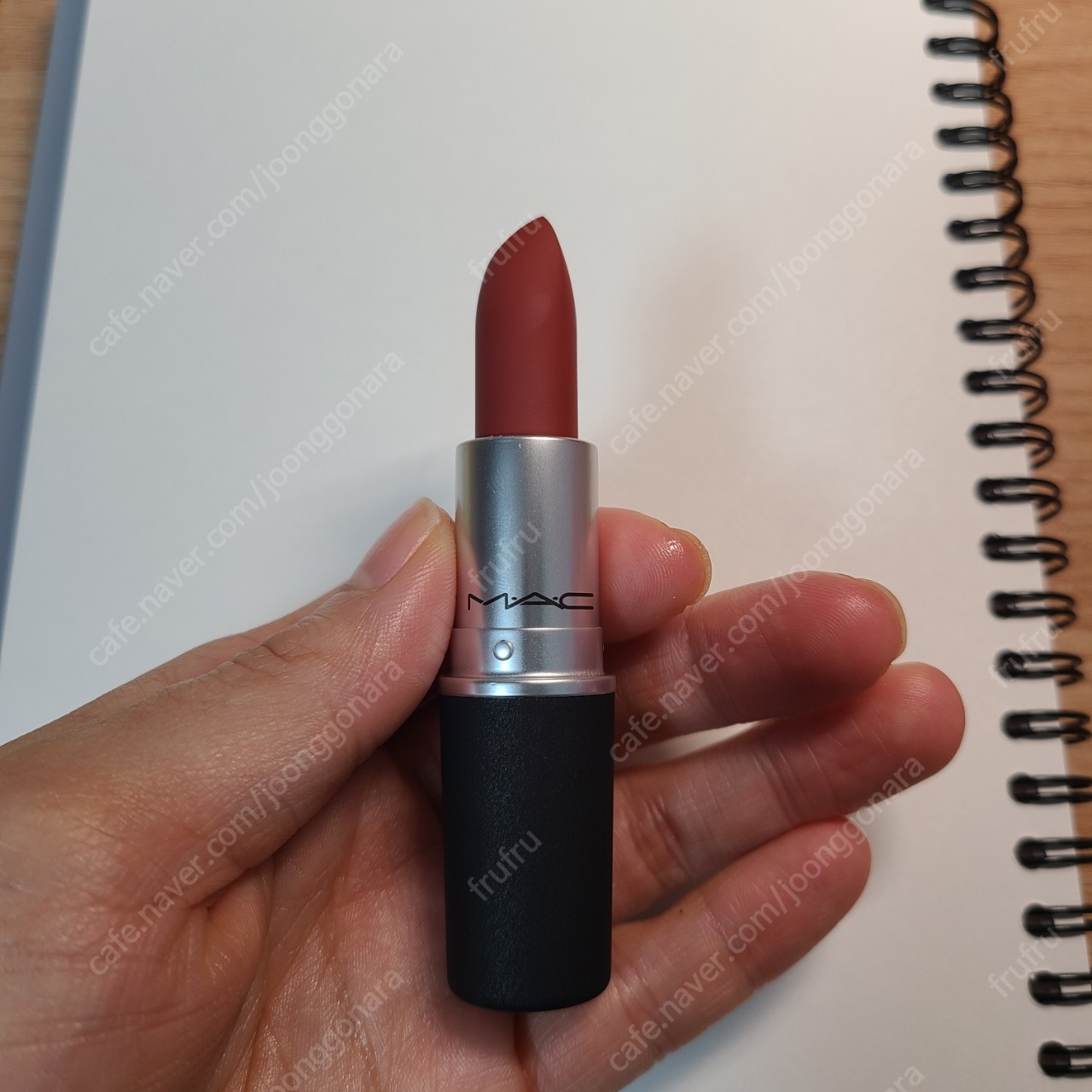맥 파우더 키스 디보트칠리 916 립스틱/ 맥칠리 립스... | 가발/기타용품 | 중고나라