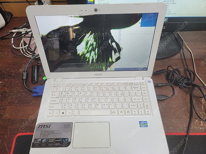 MSI S30 노트북 부품용으로 판매합니다. 액정 깨짐. i5-3337U/4G/SSD128G/320G/HD4000/13.3" | 노트북/넷북 | 중고나라