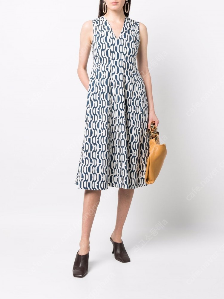 막스마라 V넥 원피스 22ss 38사이즈 | 중고나라 카페에서 운영하는 공식 사이트