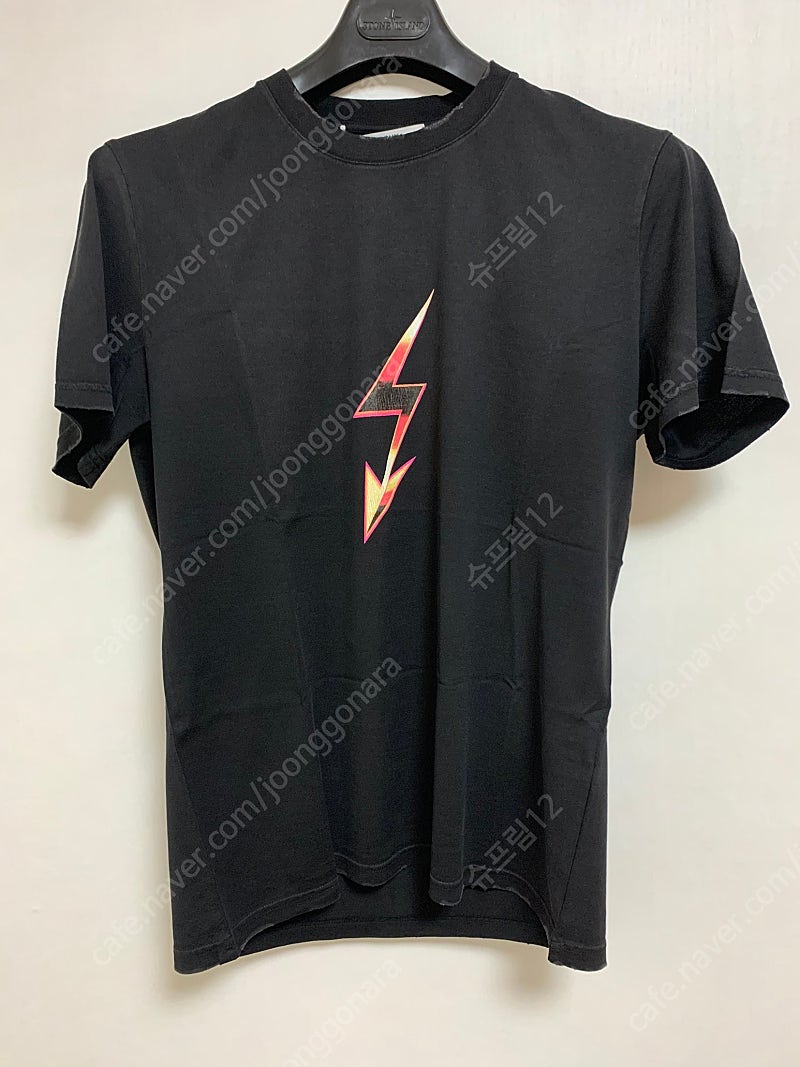 지방시 18FW 애로우 매드러브 투어 반팔 티셔츠 | 기타 수입명품 | 중고나라