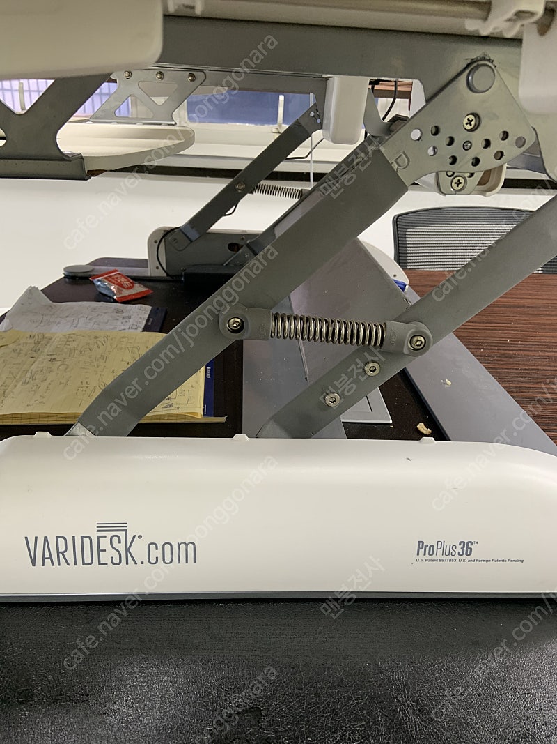 Varidesk pro plus 36 및 의자 및 | 학생/서재/사무용가구 | 중고나라