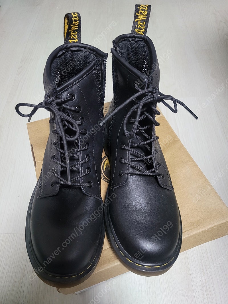 닥터마틴 키즈 8홀 1460J 델라니 UK3 (230~... | 여성신발 | 중고나라