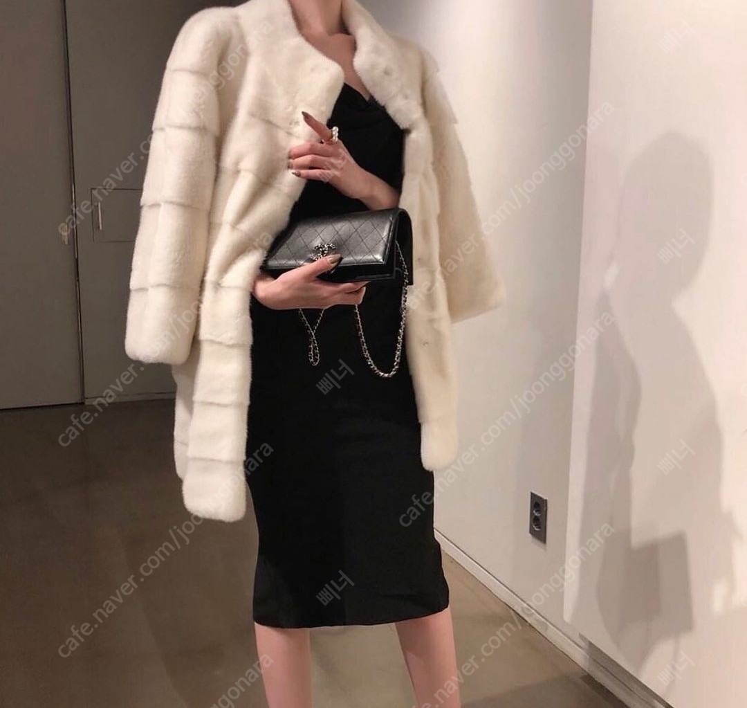 더로랑 호리젠탈 페이크퍼 미들 아이보리 티셔츠캐쥬얼의류 중고나라