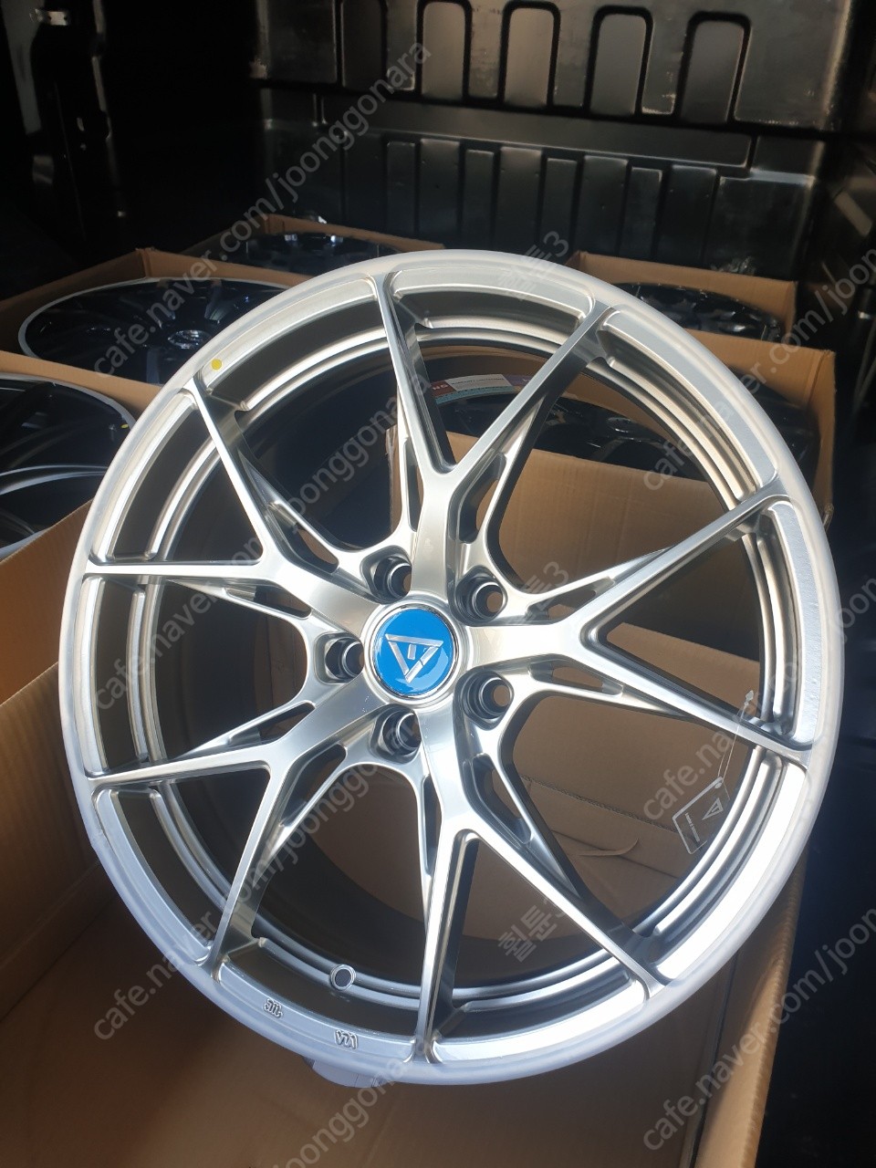 [ 경량 ] 플로포밍 신상 19인치 칸VLF28 2가지... | 휠/타이어 | 중고나라