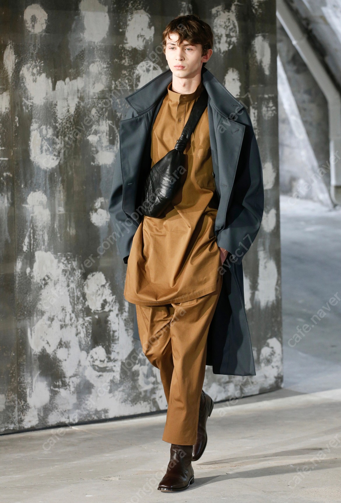 르메르 lemaire / 18fw 울 개버딘 코트 / ... | 중고나라 카페에서 운영하는 공식 사이트